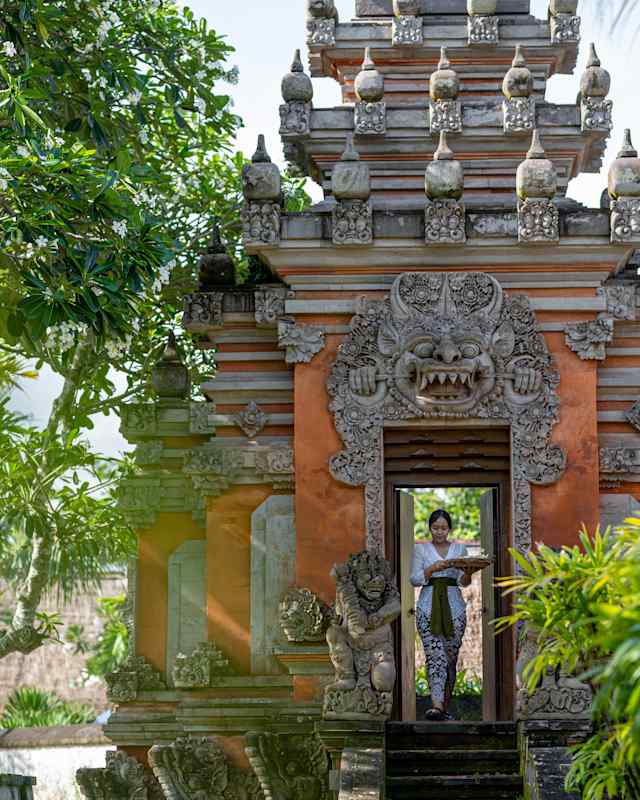 Canang Sari making and Temple Tour